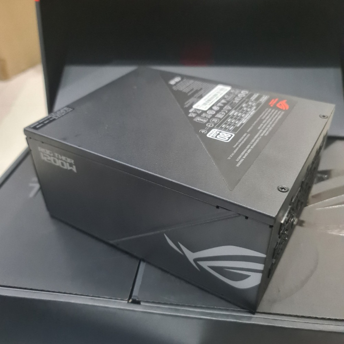 ASUS ROG THOR 1200W Platinum II 80 Platinum Full Modular 1200P2 Gaming ...