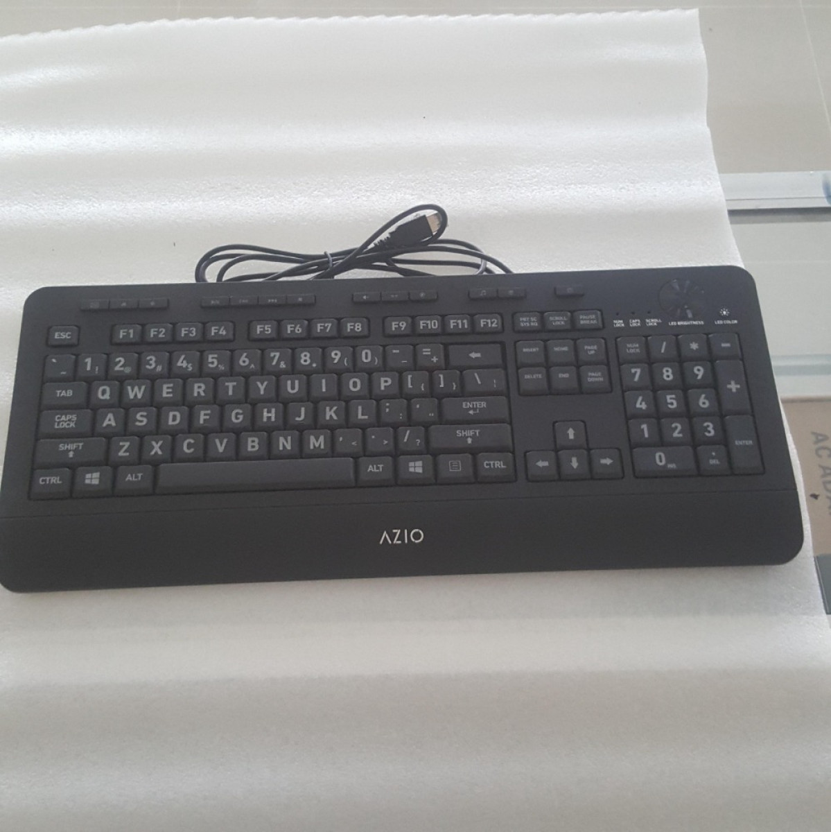Azio KB506 Vision Backlit USB Keyboard with Large Print key 5 RGB Mode - Teknody